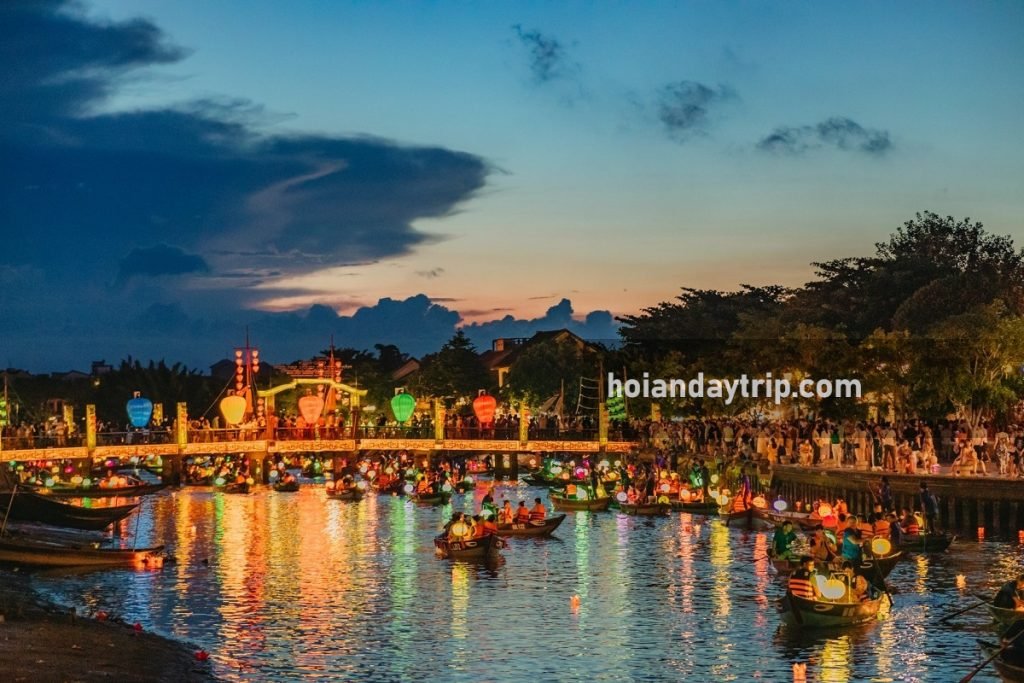 Hoi An Lantern Boat Ride: Location, Timing, Prices, Tours & More