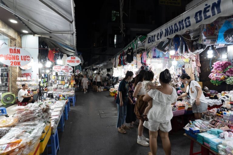 Le Duan Night Market - Things to Do in Da Nang at Night